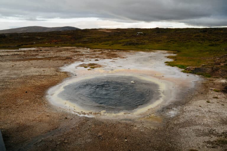 How to Get to Hveravellir Hot Spring - Blue Geothermal Pool in Iceland ...